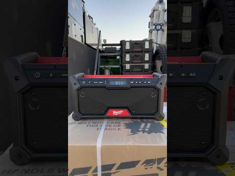 #ToolTuesday New Milwaukee 2952-20Bluetooth Jobsite Radio #AgTechTalk #fyp #milwaukee #milwaukeetool