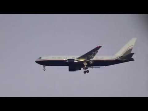 Google Jet Boeing 767-200 landing at Moffett Field KNUQ