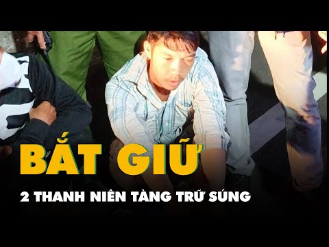 Bắt 2 thanh niên dương tính ma túy và thủ súng mua từ Malaysia
