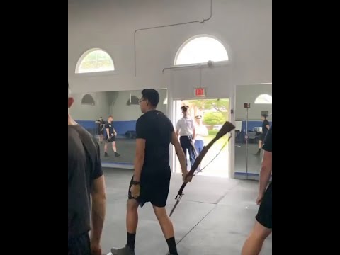 No-look pass: #Army style!