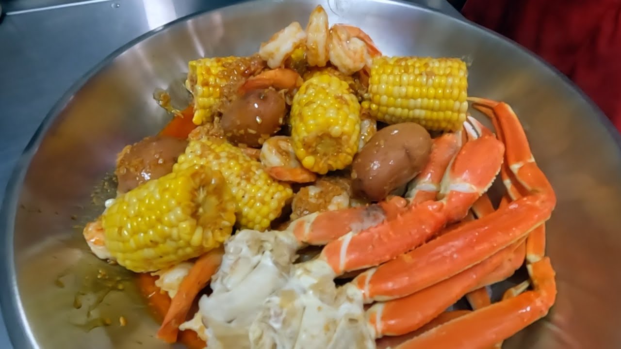 ‘Bib Necessary’: Brooklyn Park’s Cajun Deli Named Best Seafood in Minnesota