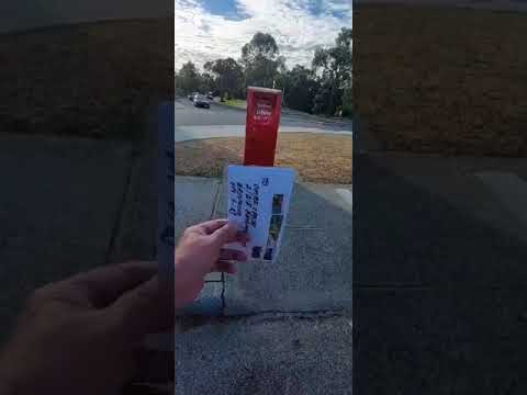 USING AN AUSTRALIA POST BOX FOR SENDING MAIL AND SMALL PARCELS WHEN YOU CANT MAKE THE POST OFFICE.