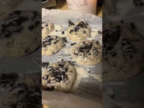 Cookies from CAKE MIX.. sooo good