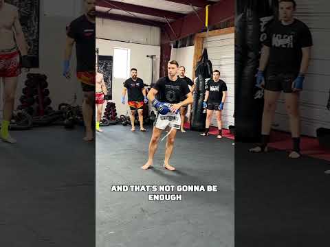 Shadow box like you’re in a fight 👇 #muaythai #TopicTip #fightIQ #technique #shadowboxing
