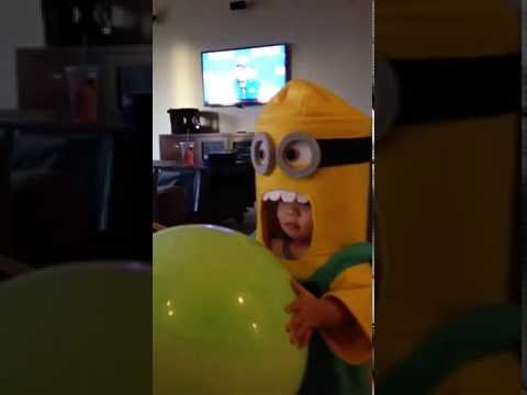 Kids in Minions costumes