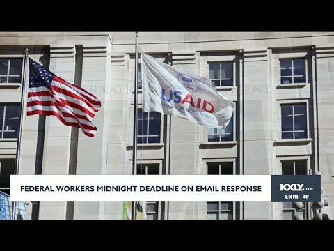 Federal workers email deadline on email response