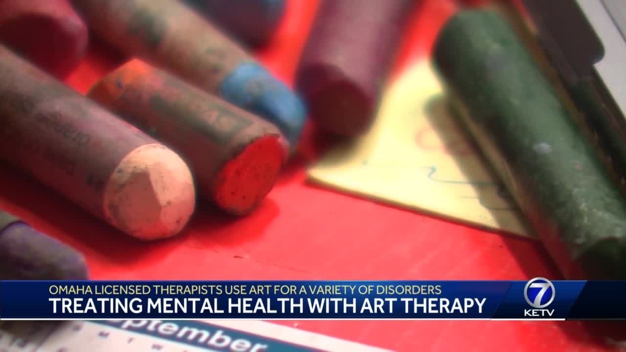 Using art therapy to treat mental health disorders