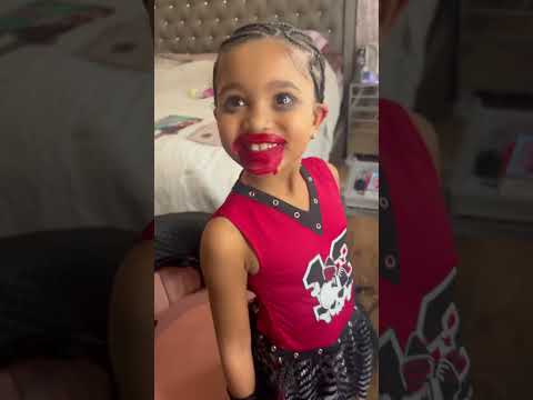 When you let your 6 year old do her Halloween make up! 🥴🤪 #scarlettgray #halloween #funny