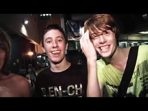 3OH!3 - DON'T TRUST ME (Live/Interview In London 2010)