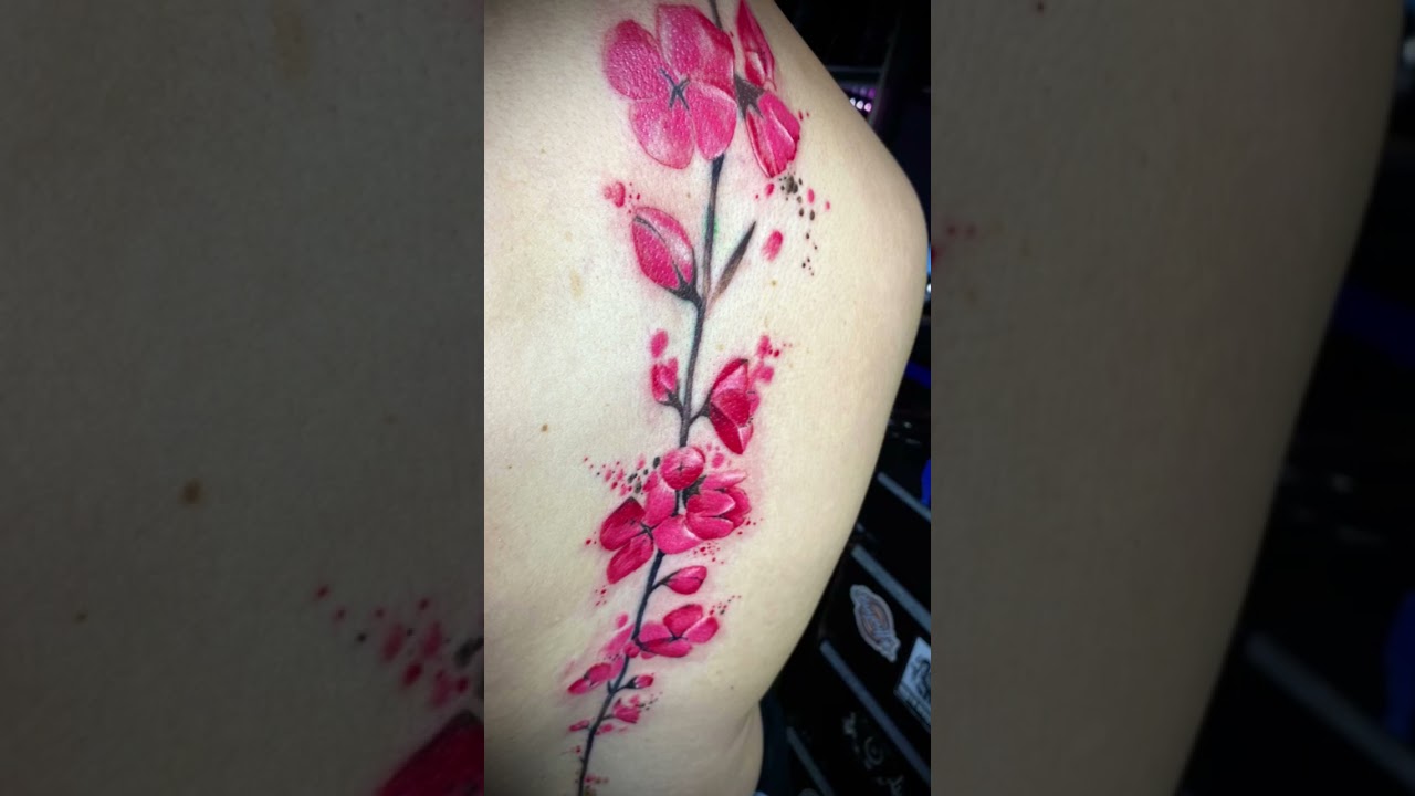 Tatuaje de Flores en Acuarela (Watercolor Flower tattoo) #shorts, #tatuajes #tatuadoresmexicanos
