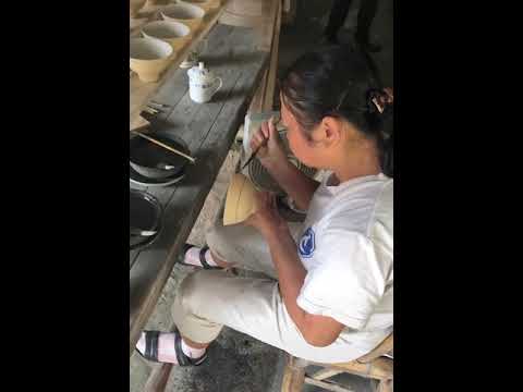 Chinese craftswoman ceramics painting