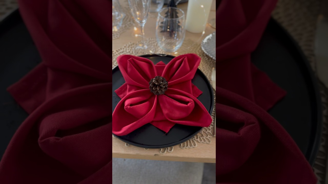 Step-by-Step: Folding Napkin into Poinsettia Flower #napknapkins #napkinart #holidaydecoration