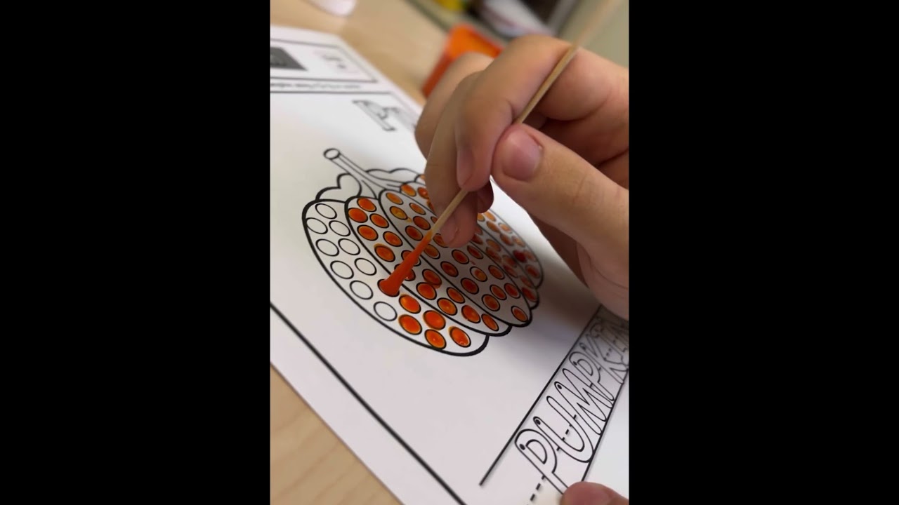 Thanksgiving activities for kids| Itstotallytherapy.com.   #thanksgiving #otactivities #worksheet