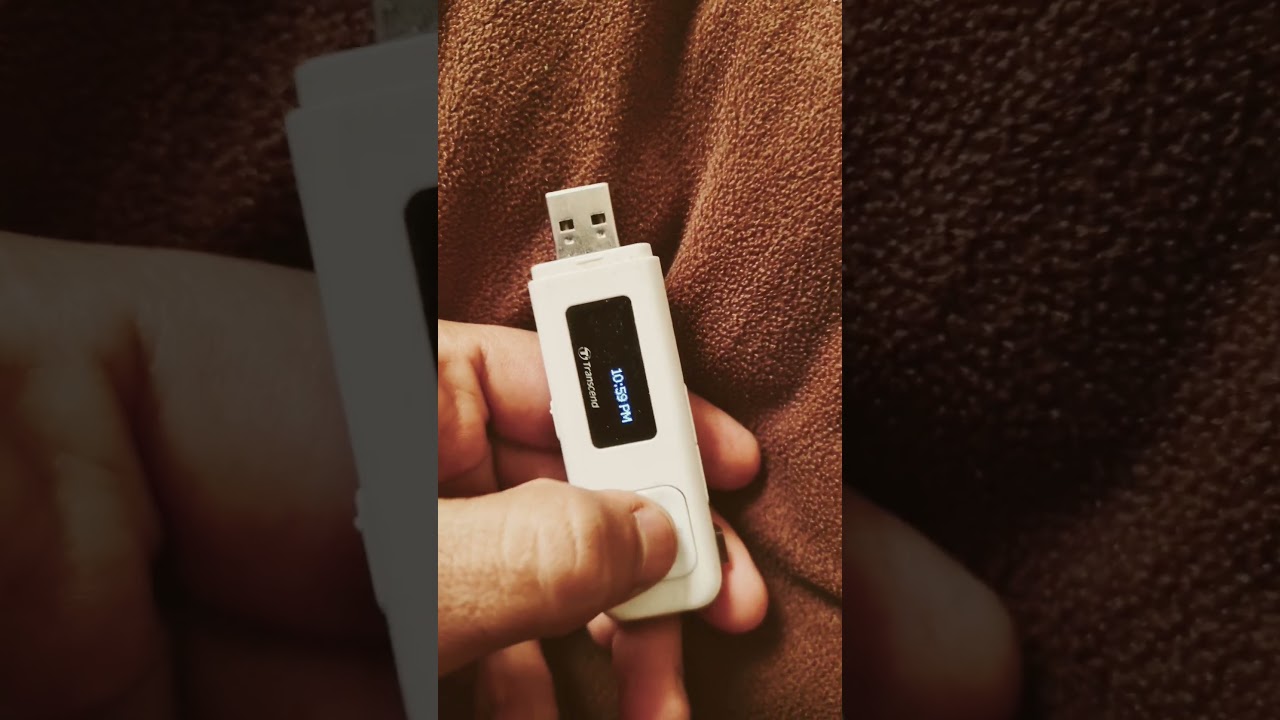 Anyone else remember using this classic Transcend USB music player? Who's still got one? 🎶  #Music