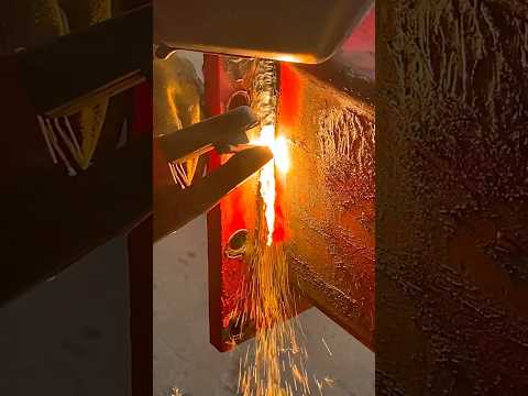OPPOSITE of Welding! - Air-Arcing #removing #welding #steel #spark #melting #metal #lava #hardwork