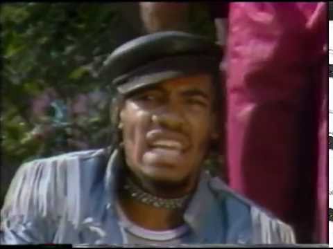 Grandmaster Flash & The Furious Five - The Message (With Lyrics)