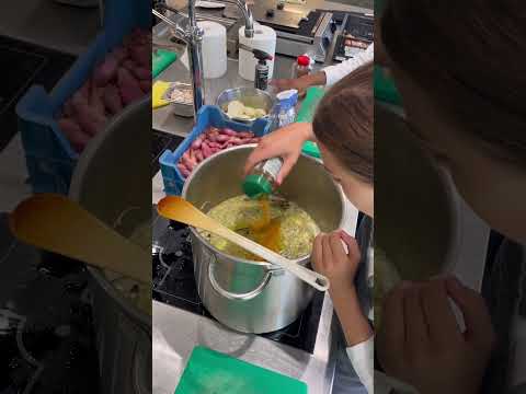 Let's make aardappel preisoep 🥣