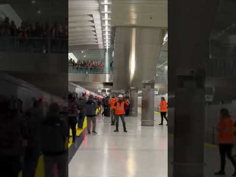LIRR Arrives @ Grand Central Madison 1st Time HD #nyc #msg #lirr #trains #grandcentral #railroad
