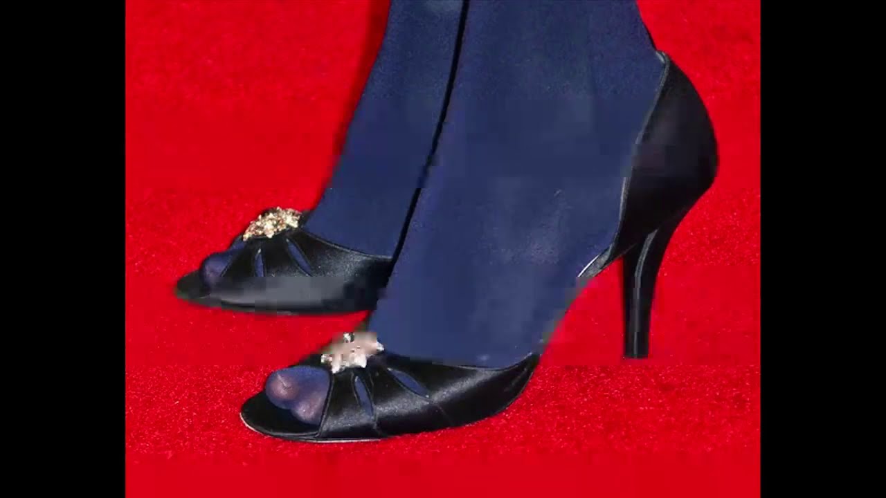 Geena Davis` Legs and Feet in Tights