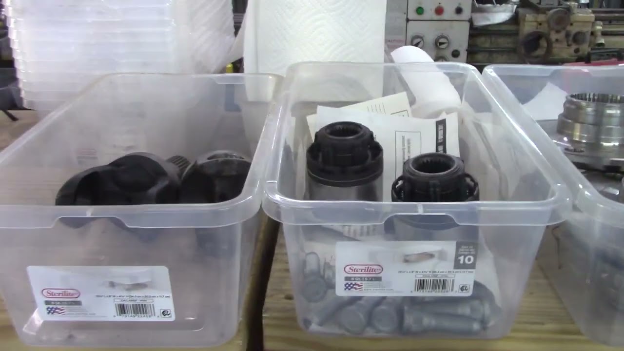 DOZENS OF LOCKING HUBS SHIPPING, DODGE,JEEP CHEVY