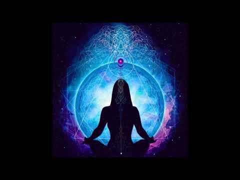 What Is Divine Feminine || DF Characteristics || Divine Feminine Kya hai || In Hindi/Urdu
