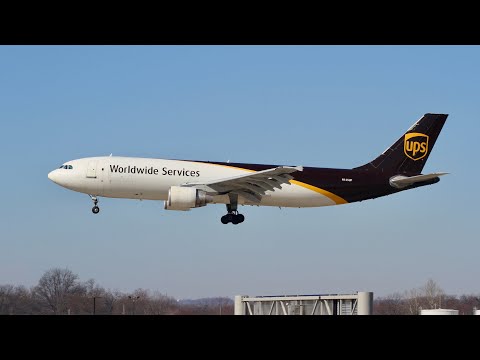 A short time Planespotting Louisville Muhammad Ali International Airport (SDF)