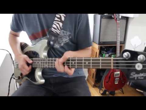 Squier Mikey Way Signature Mustang Bass - Large Flake Silver Sparkle ...