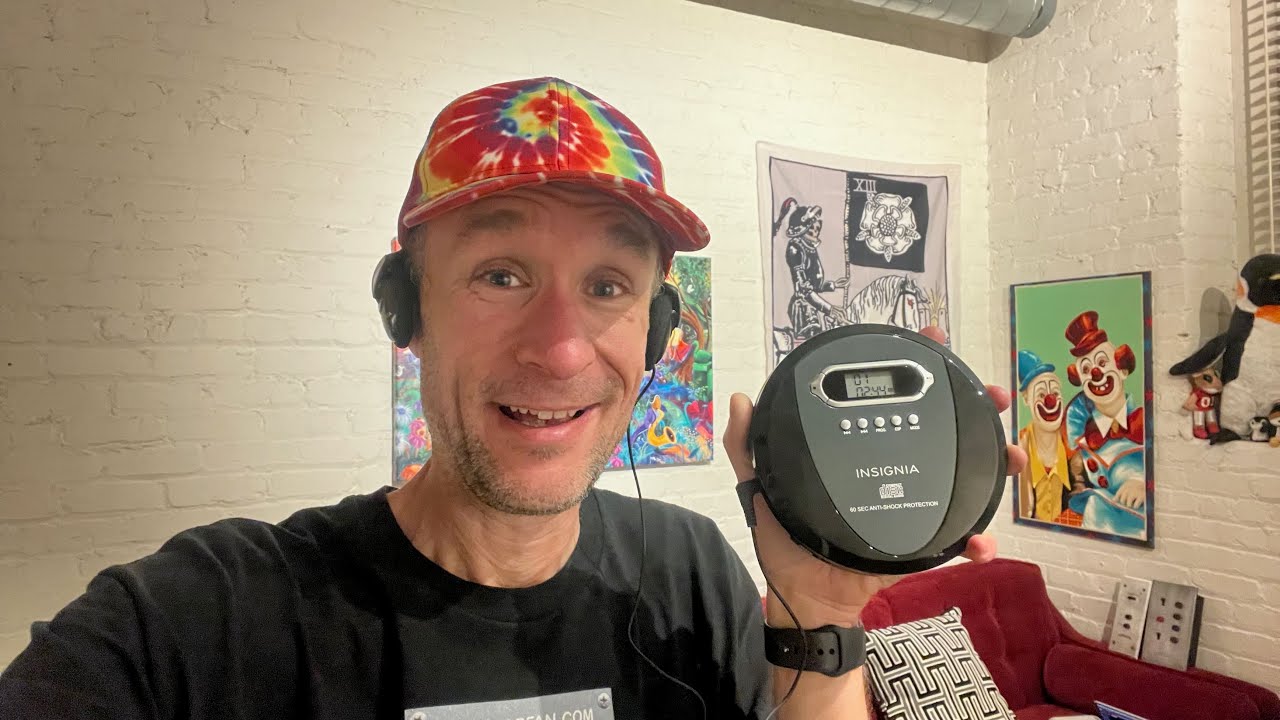 Unboxing and review of a free Insignia Portable CD player