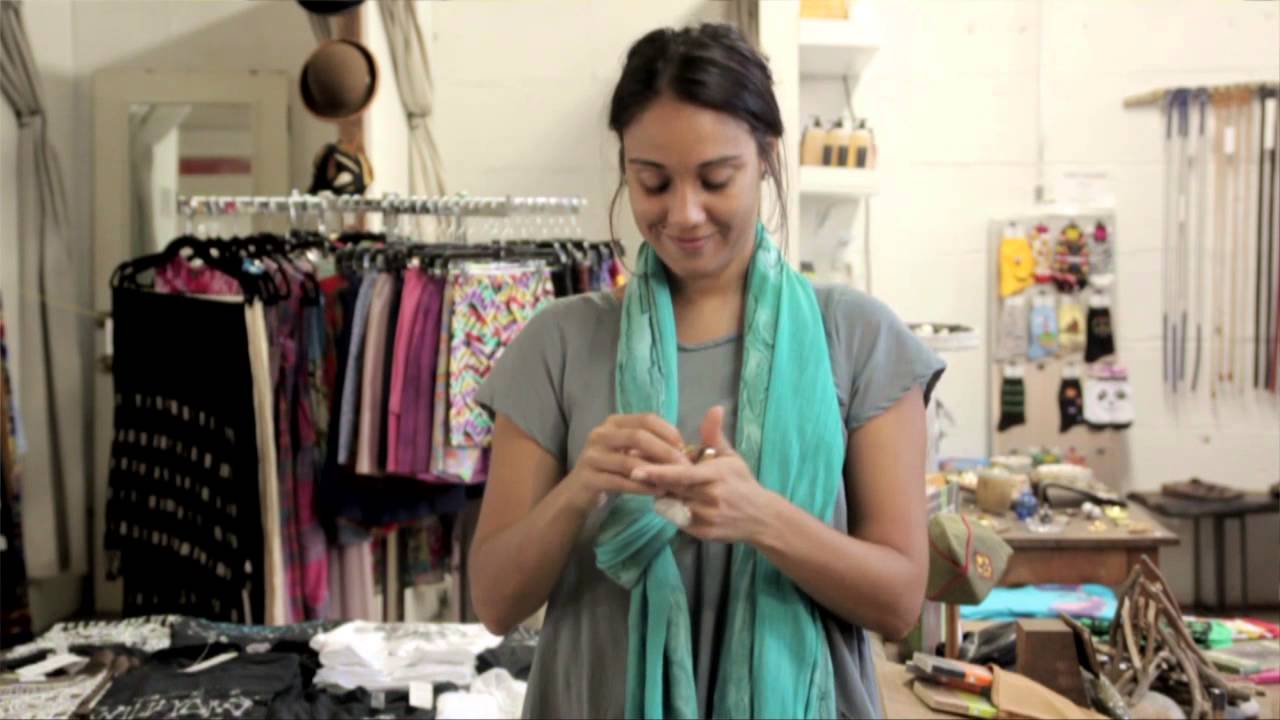 How to Wear Pins With Scarves : Denim & Scarves, Oh My!