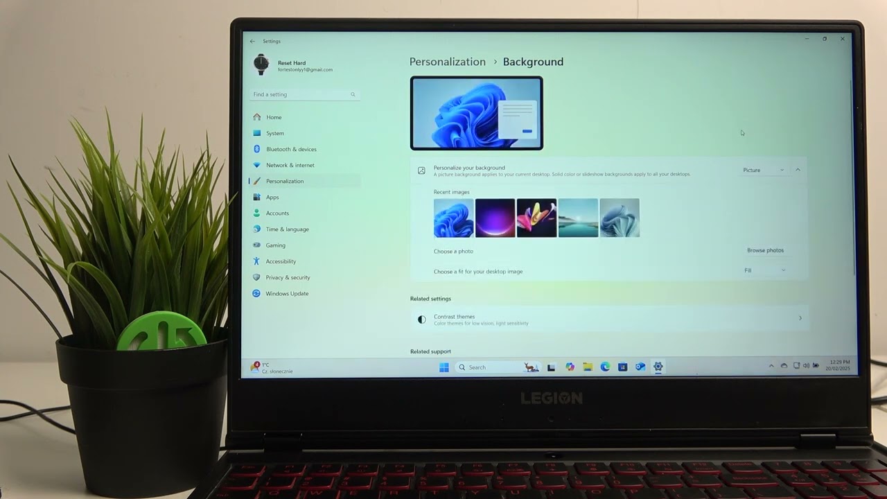 LENOVO LAPTOPS - How to Change Wallpaper? | Personalize Your Desktop