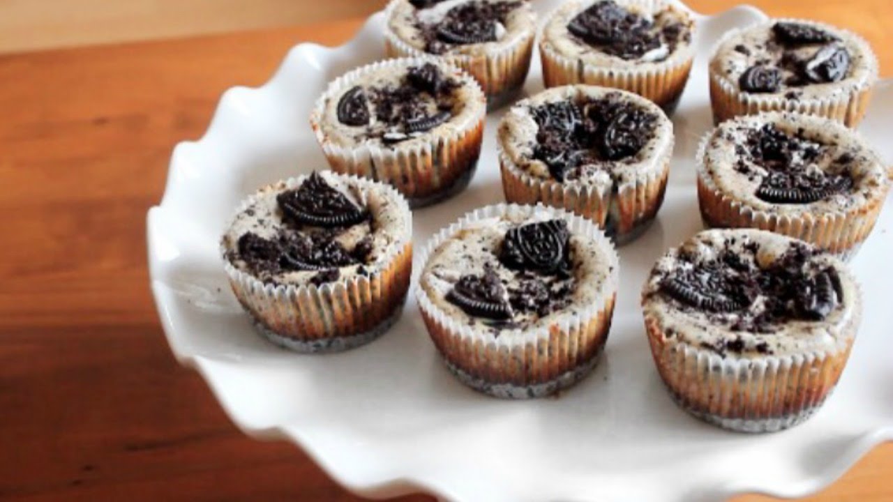 Mini Oreo Cheesecakes | SweetTreats