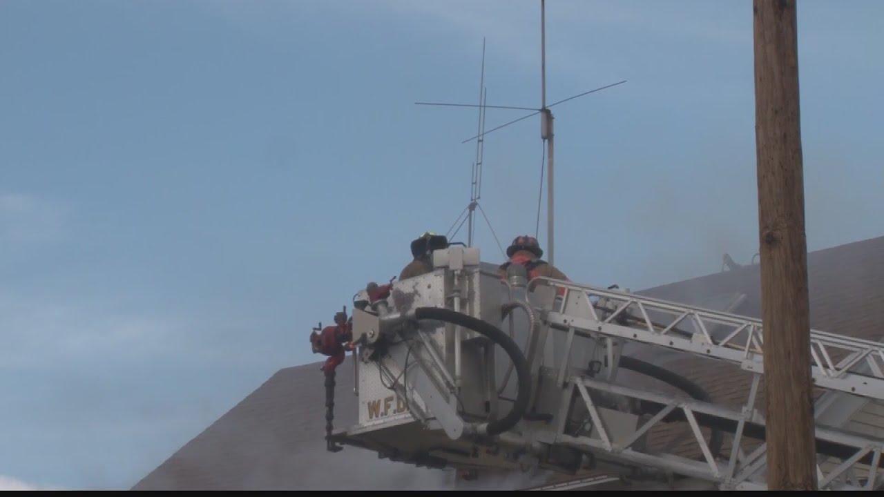 Fire engulfs unoccupied Warwood house, sustains major damage