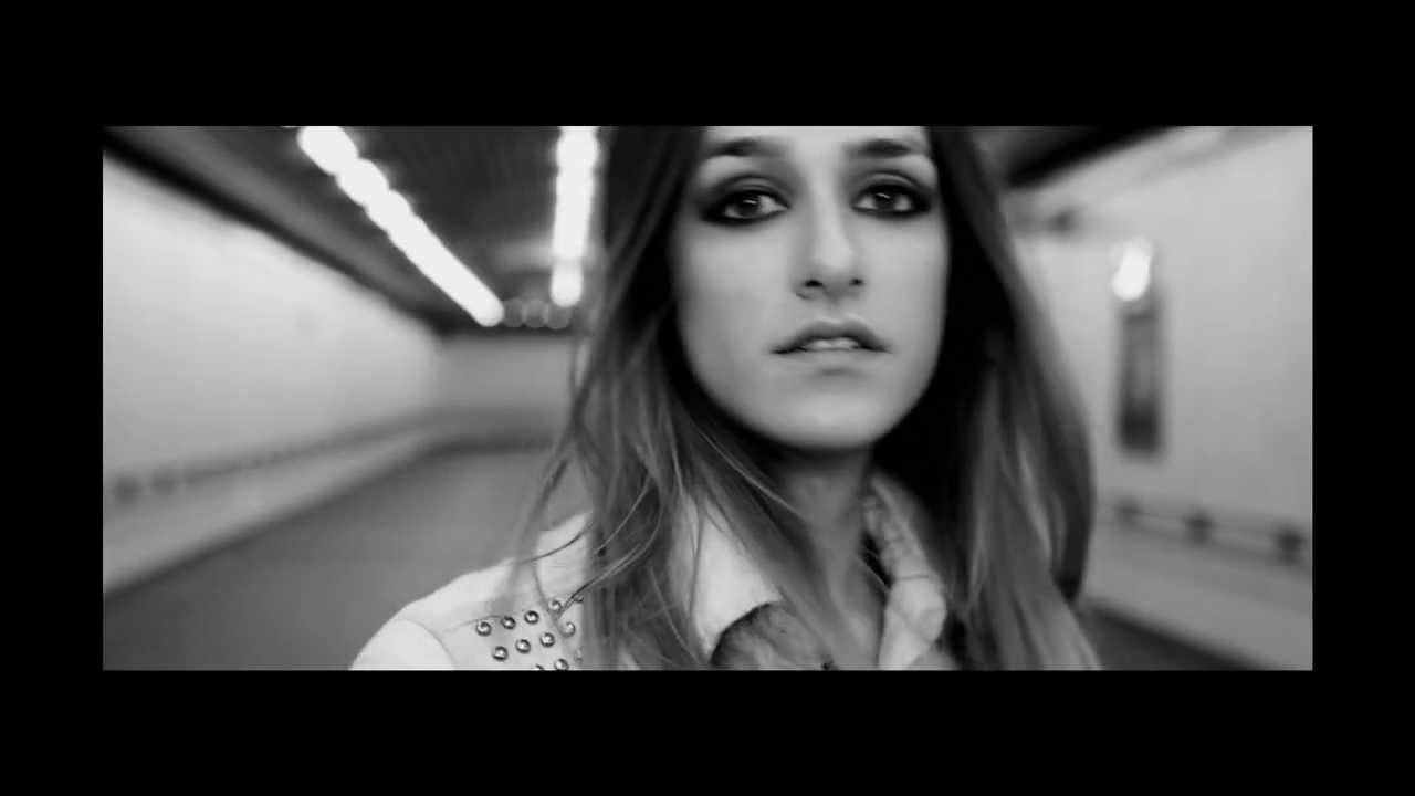 Seis Peatones - Con Las Manos (Video Oficial)