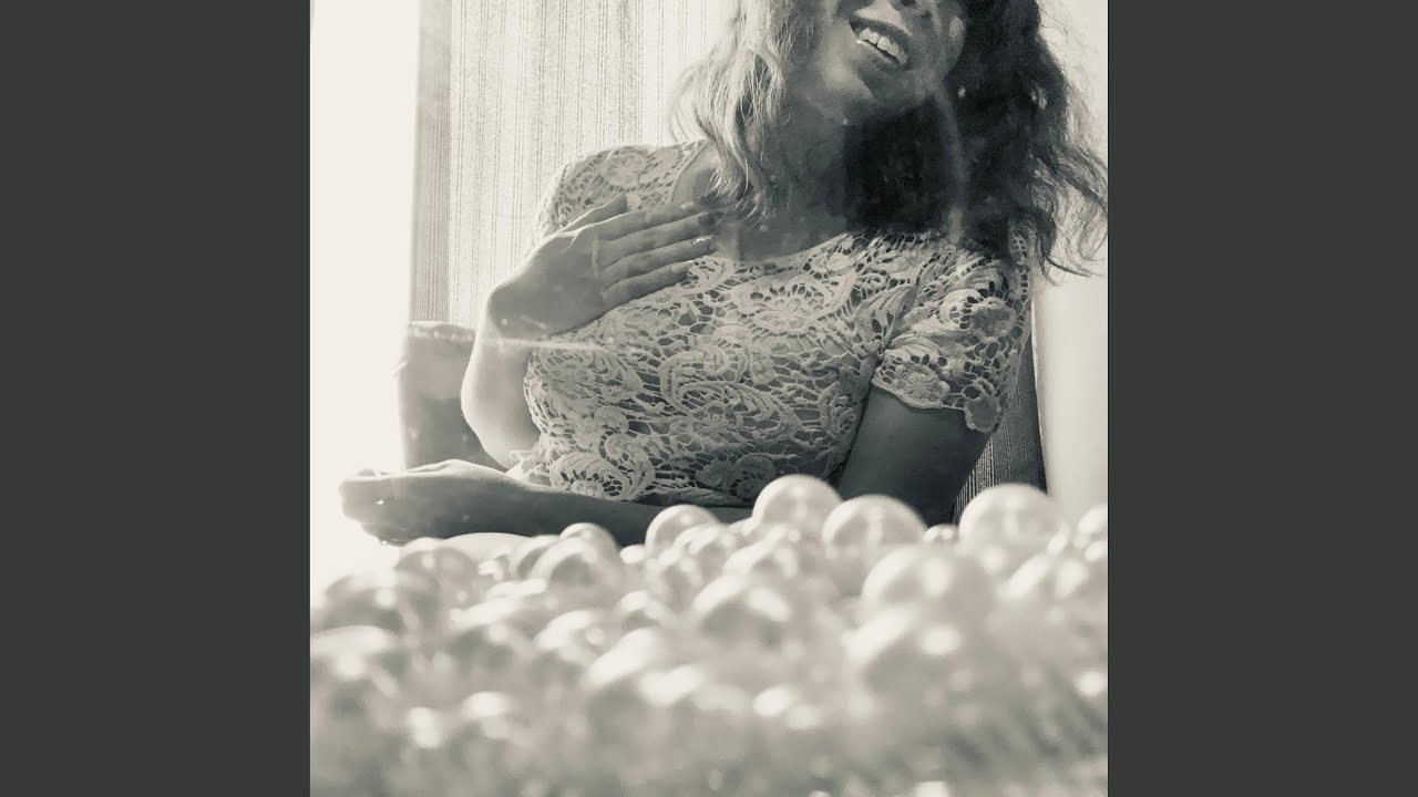 Curls & Pearls