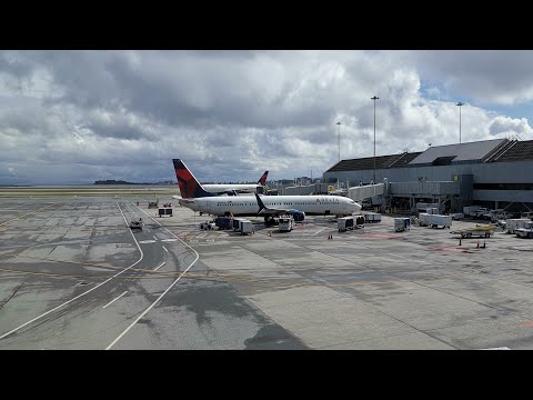 Let's walk in San Francisco International Airport (Terminal 2) ✈✈