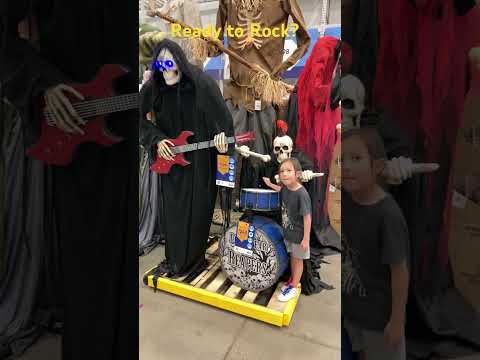 #Lowe’s #animatronics #halloween #fyp #viral #share #funny
