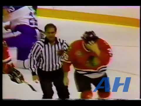 NHL Dec. 8, 1990 Michel Petit,TOR v Steve Thomas,CHI Toronto Maple Leafs Chicago Blackhawks