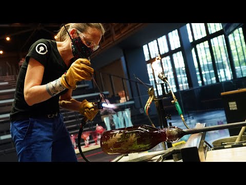 In Sparkling Company Hot Glass Live Stream with Helen Tegeler