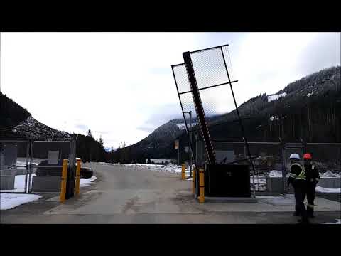 Building Product: Vertical Pivot Gate Operators [10297b4] | ARCAT