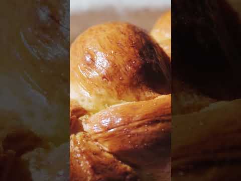 BITE INTO THIS HONEY GLAZED BRAIDED BREAD! #shorts #foodlover #foodie #food #asmr #bread