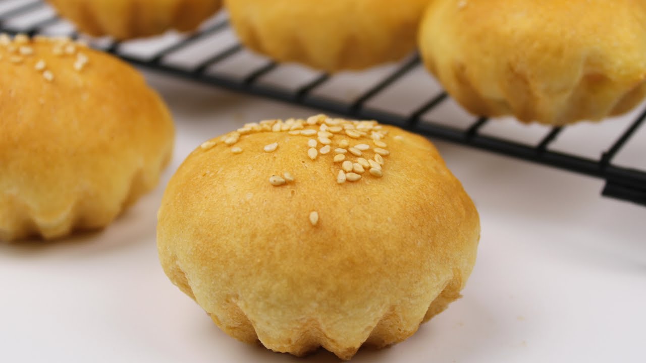 Strawberry Cream Cheese Buns | Soft And Fluffy