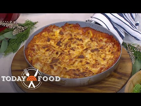 This Skillet Lasagna Is The Perfect Dish For Your Holiday Table!