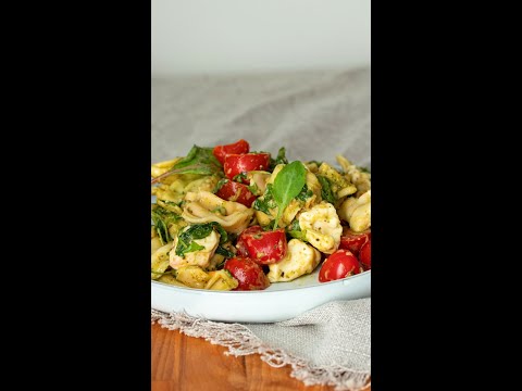 Easy tortellini salad 🥗 #shorts #saladrecipe