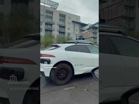 These self driving cars in Phoenix be speeding mane, do they get tickets to 👀😂 #Phoenix #arizona