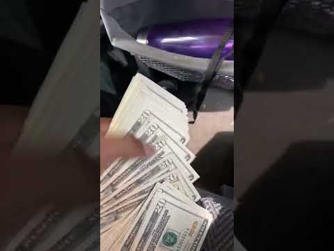 $2500 in 20 & 100 dollar bills 💵