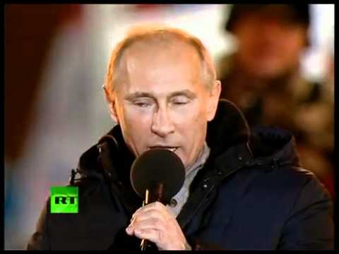 Teary-eyed Putin addresses 110,000 crowd near Kremlin.flv
