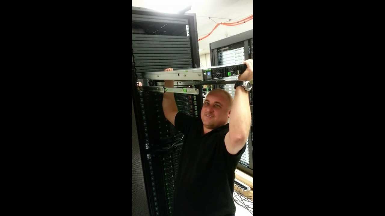 RX200 S7 Rail Kit Installing the server. No tools required.