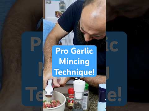 The Proper Way to Mince Garlic