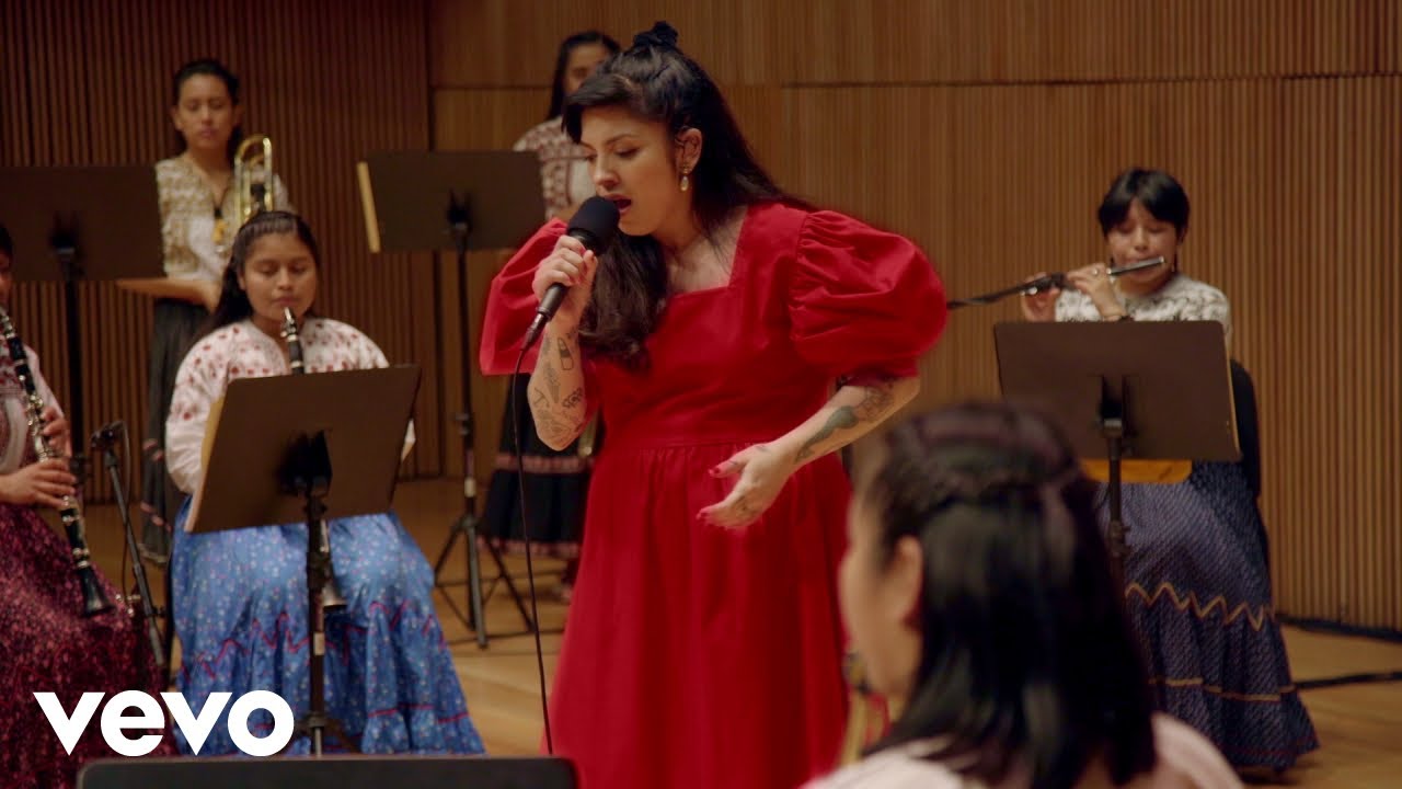 Lyrics & Translations of Te Vi by Mon Laferte | Popnable