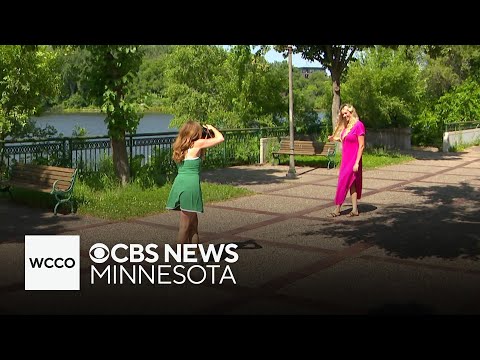 Singles turn to professional photographers for dating profile pics